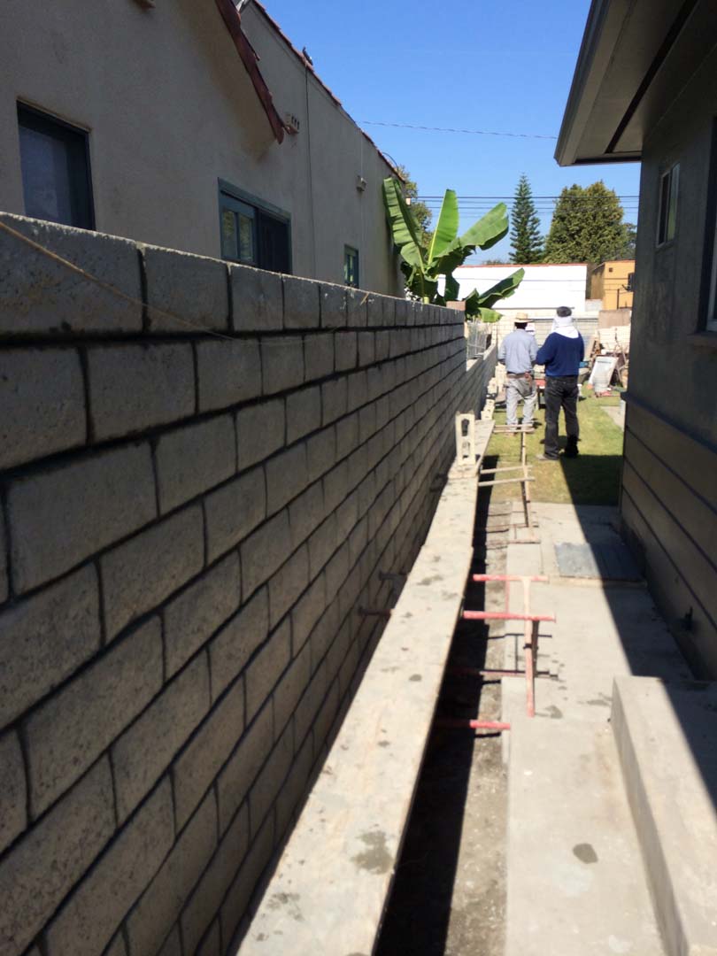 cmu-block-walls-contractor-masonry-concrete-stone-block-pavers ...