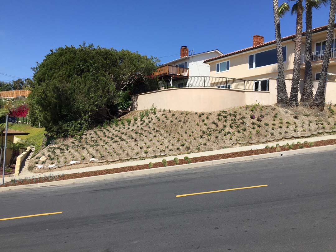 retaining-wall-contractor-masonry-concrete-stone-block-pavers ...